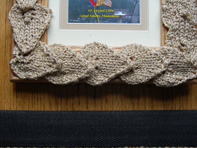 Ravelry: #19 Leaf Photo Frame pattern by Nicky Epstein