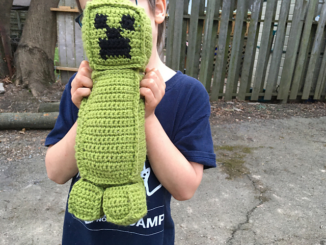 Ravelry: Minecraft Creeper Plushie pattern by Rebecca Vendetti