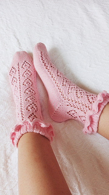 Ravelry: Love&Live Socks pattern by Bea Villanueva