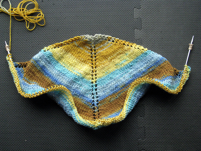 Ravelry: rebby's Simple Shawl for Fancy Yarns