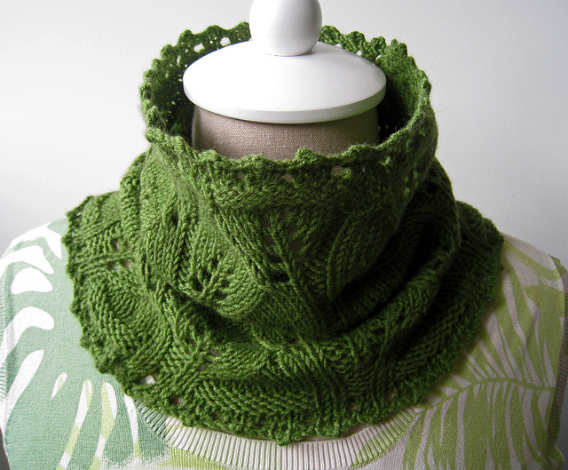Ravelry: rebby's Growing Leaves Cowl