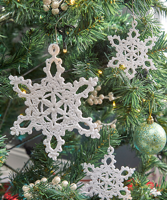 Ravelry: Lacy Snowflake Ornaments pattern by Kathryn White