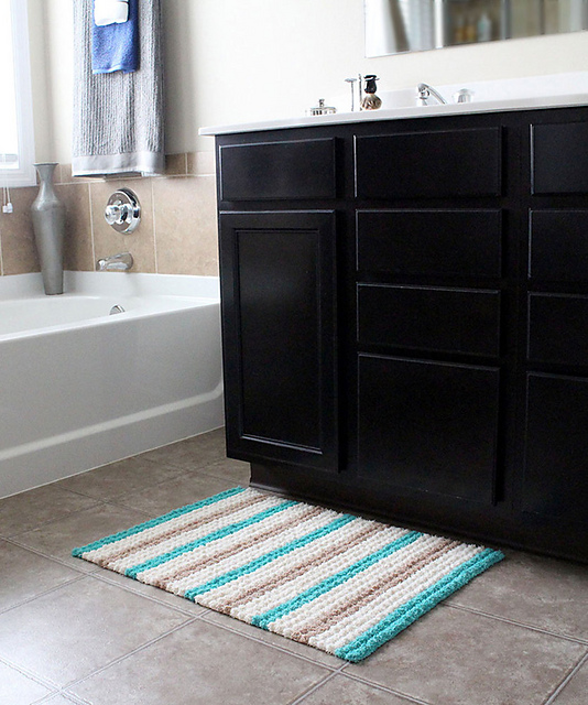 Ravelry: Bobble Scrubby Bath Mat pattern by Brittany Alsip