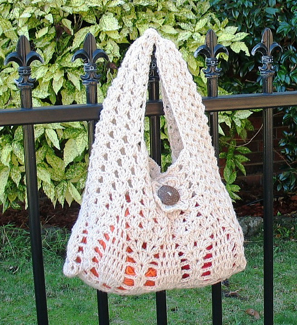 Ravelry: Creamy Pine Tree Handbag pattern by Jie