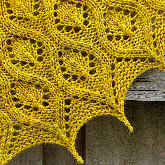 Ravelry: redpepperquilts' Faux Cable Shawl