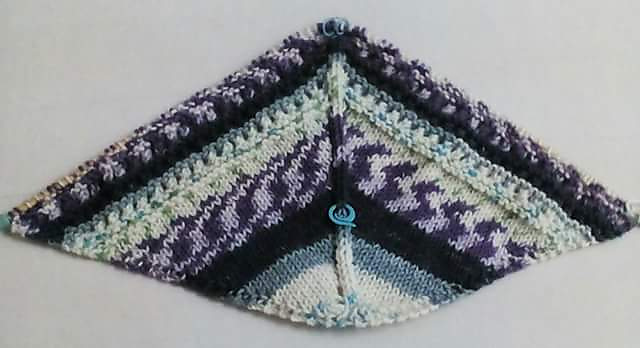 Ravelry: ren122029's Textured Triangle Shawl