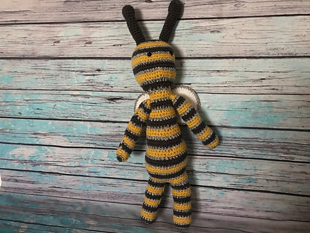 Ravelry: MiMi Bee pattern by Jasmine Kennon