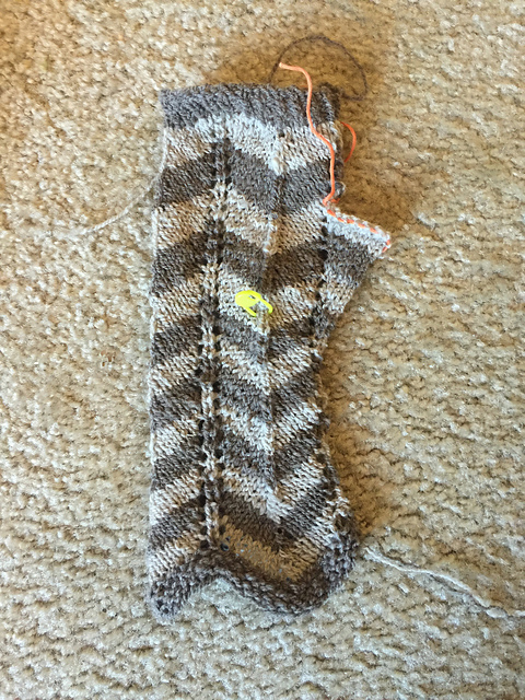 Ravelry: revknits' Chevron striped mitts