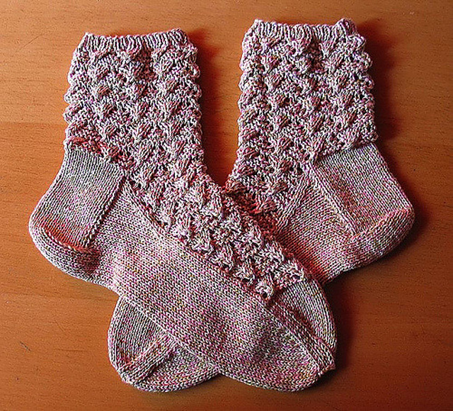 Ravelry: Shell Lace pattern by Jóhanna Hjaltadóttir