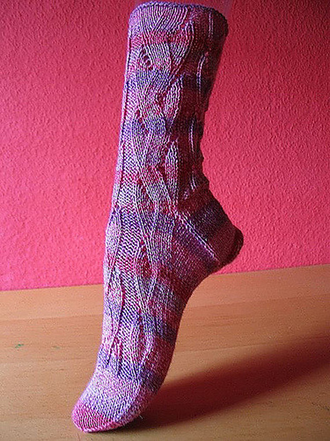 Ravelry: Pink-Socks pattern by Diana Rewoolution