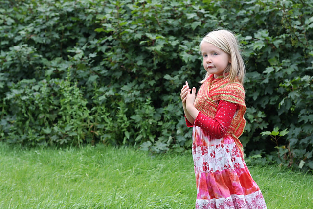 Ravelry: Traditional Icelandic three cornered shawl pattern by Ragga ...