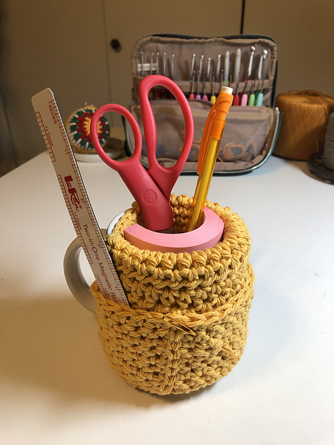 Ravelry: One-Piece Cup Caddy pattern by Rebeca Grieco