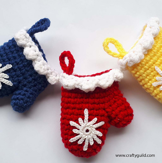 Ravelry: Christmas Mitten Ornaments pattern by Rhea Papellero