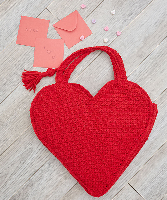 Ravelry: Heart Tote Bag pattern by Michele Wilcox