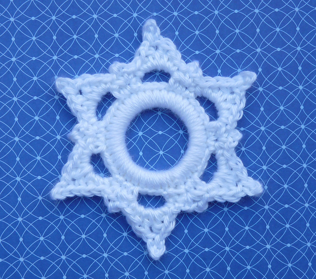 Ravelry: Six Point Snowflake Ring Ornament pattern by Doni Speigle