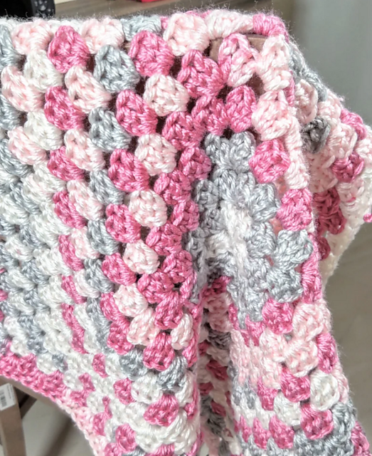 Ravelry: Soft baby blanket pattern by Nadia ben F