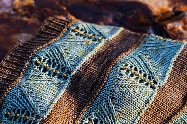 Ravelry: Drops of Jupiter (cowl) pattern by Melinda Measor