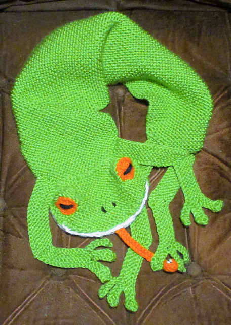 Ravelry: Frog scarf pattern by Rian Anderson