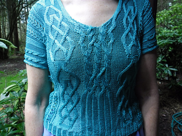 Ravelry: embrace pattern by Marion Crivelli