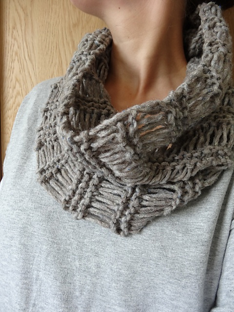 Ravelry: Super quick yarn saving knitted cowl pattern by Marilla Walker