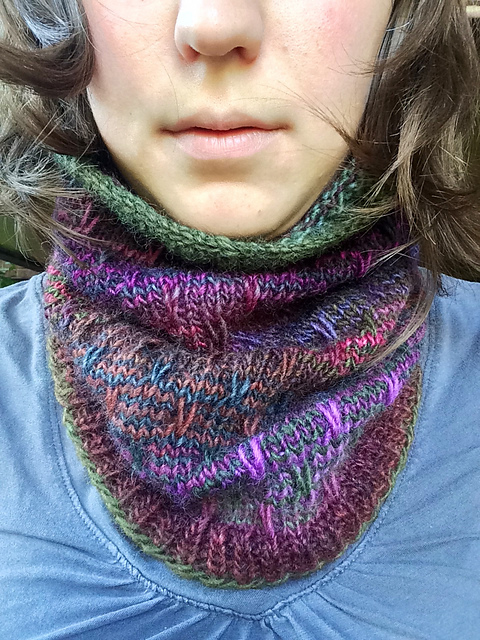 Ravelry: Wrapped Slip Stitch Cowl pattern by Marisa Gomez