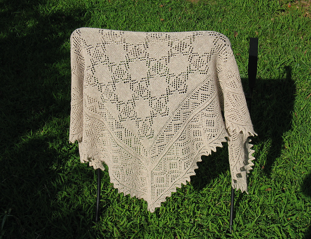 Ravelry: Olga's Indiski (Indian) Shawl to Knit pattern by Galina Khmeleva