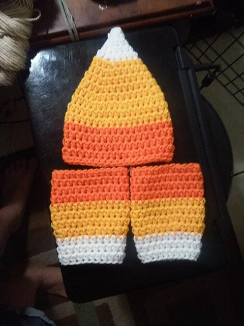 Ravelry: Candy corn pointed hat pattern by Craftipus