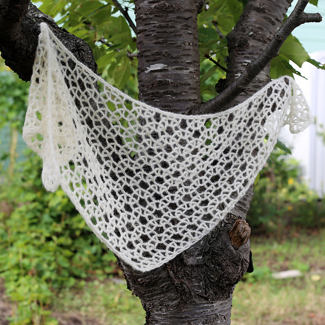 Ravelry: Shawl Accessory pattern by Ronique (Reiko Fukushima)