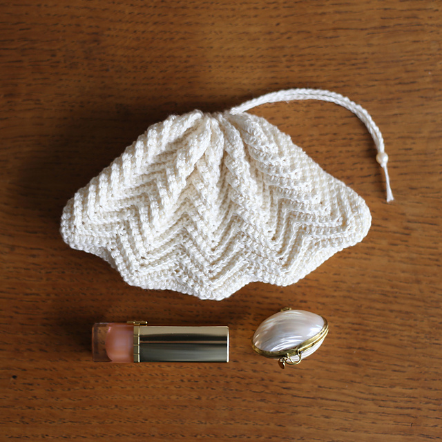 Ravelry: Seashell Pouch pattern by Ronique (Reiko Fukushima)