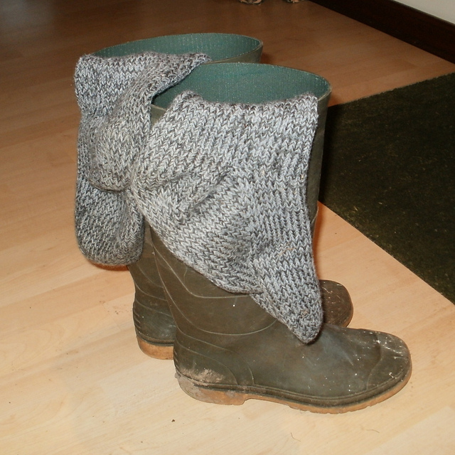 Ravelry: Gumboot Socks pattern by Patons UK