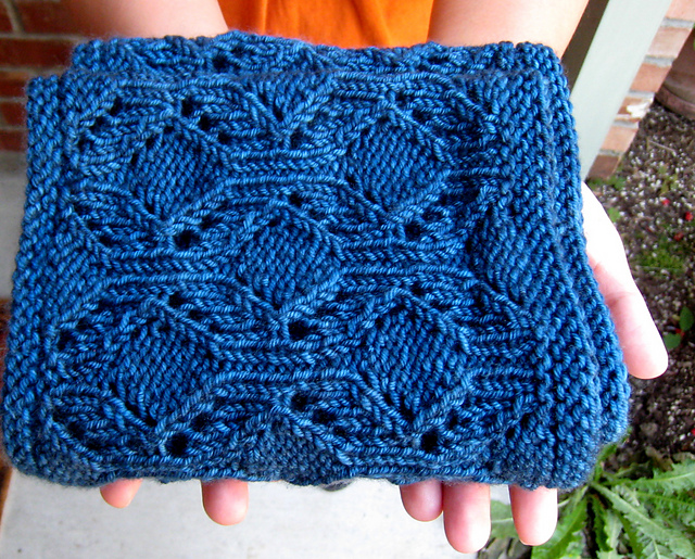Ravelry: Norah G. (Plucky Knitter Series) pattern by Rose Beck