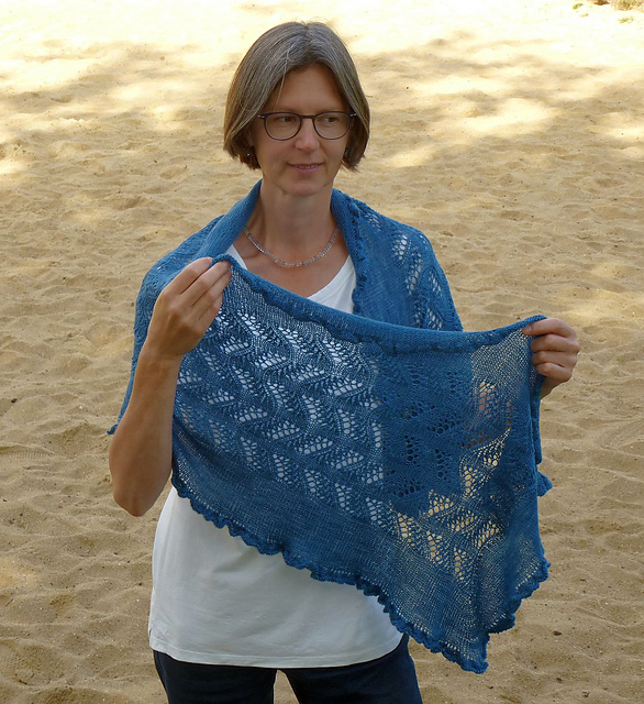 Ravelry: Rhine Waves pattern by Ruth Michel