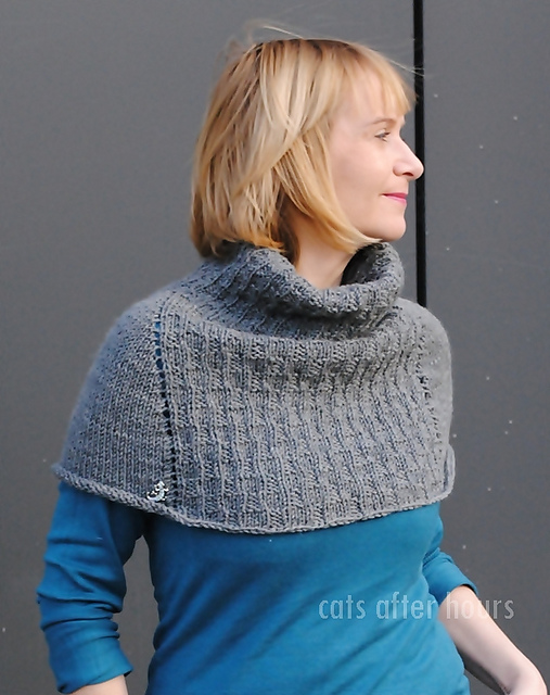 Ravelry: Timothy Cowl pattern by Beata Knits