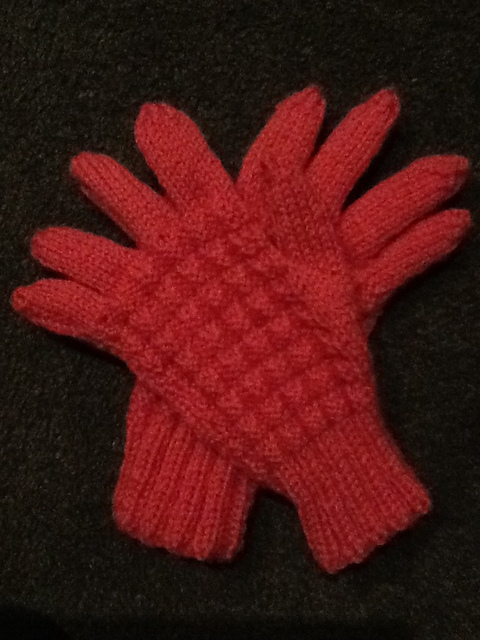 Ravelry: Little Folk Toddler's Gloves pattern by Paragon