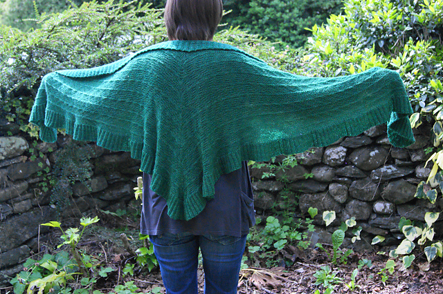 Ravelry: Duchess of Cambridge Shawl version A pattern by Sandra Oakeshott