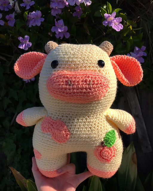 Ravelry: Peaches & Cream Cow pattern by Sandys Crafty Cuties