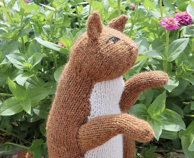 Ravelry: The Garden Cat pattern by Sara Elizabeth Kellner