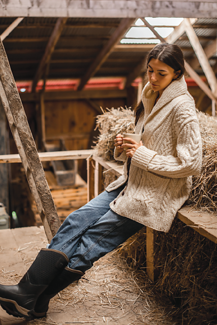 Ravelry: Barnes pattern by Sarah Solomon – Into the Wool