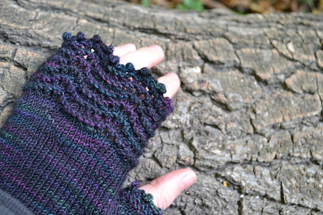 Ravelry: Old Shale & Picot Fingerless Mitts pattern by Sarah Dennis