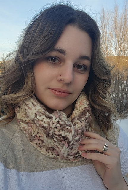 Ravelry: Adeline Cowl pattern by Sarah Gross