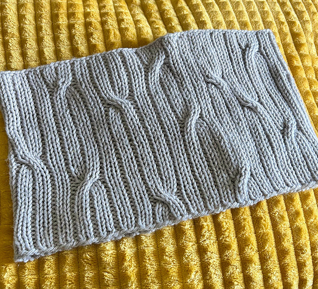 Ravelry: Beskar Cowl pattern by Sarah Lauber