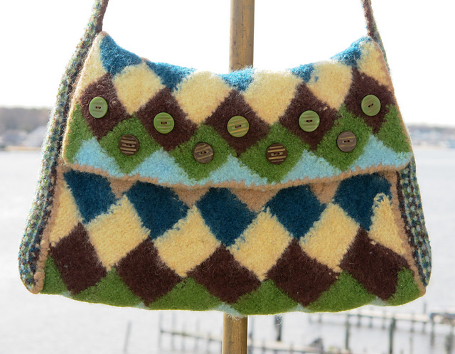 Ravelry: Entrelac Saddle Bag in Cotton or Wool pattern by Sarah Punderson