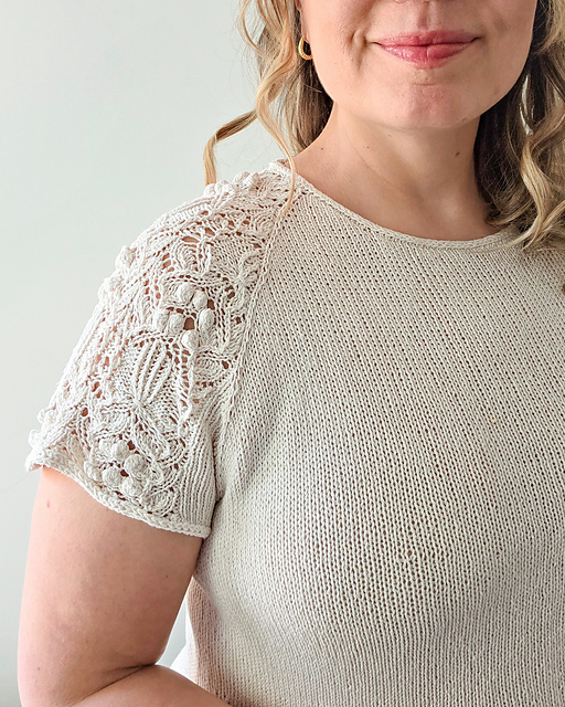 Ravelry: Rococo raglan tee pattern by Sari Nordlund