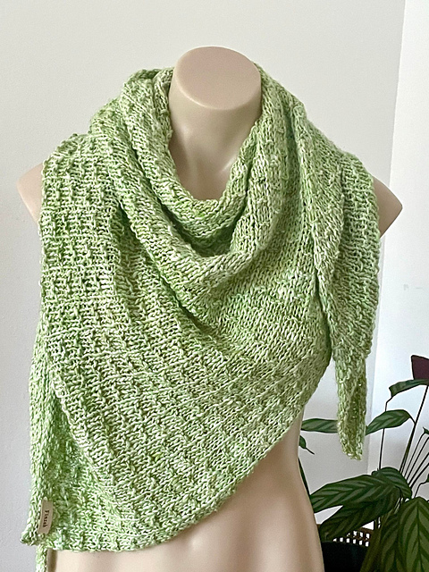 Ravelry: Georgia Knitted Shawl pattern by Sasha Torilo