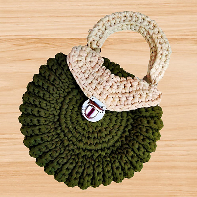 Ravelry: Round Crochet Bag with Zpagetti Yarn pattern by Noha