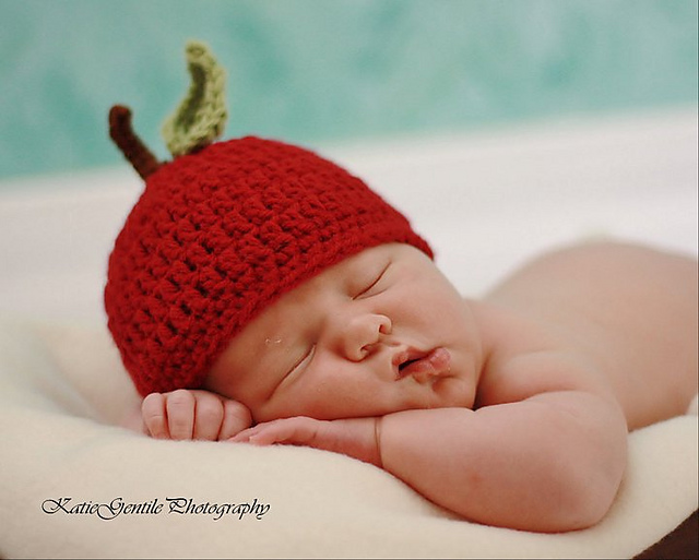 Ravelry: Apple Hat pattern by Salena Baca