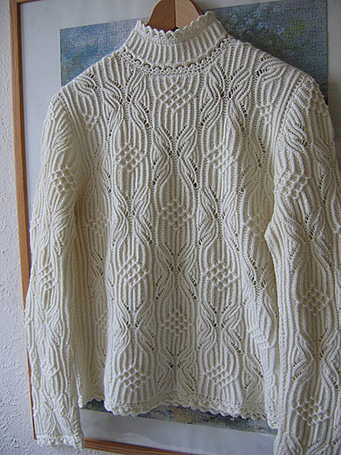 Ravelry: #04 High-neck Pullover pattern by Hitomi Shida (志田 ひとみ)