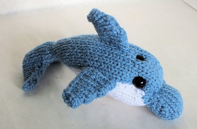 Ravelry: Dolphin pattern by Scarlett Royale