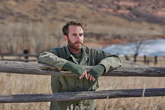 Ravelry: Muffatees for a Man pattern by Mary Polityka Bush