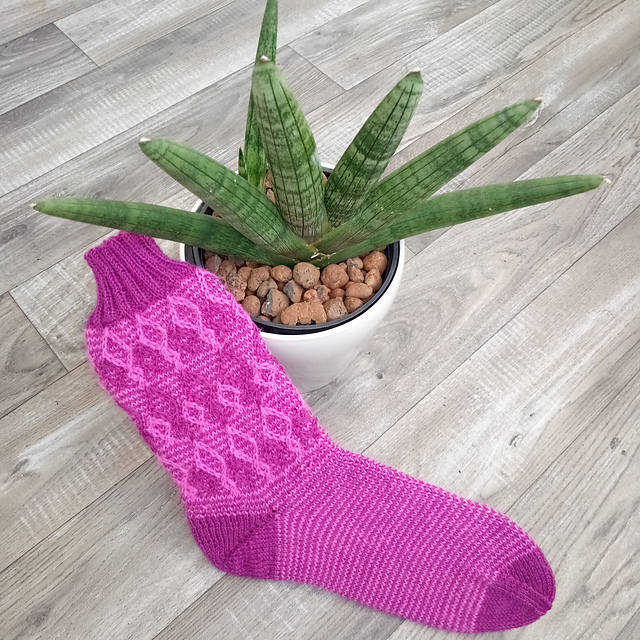 Ravelry: Sock Romantica pattern by Ela B Hobby